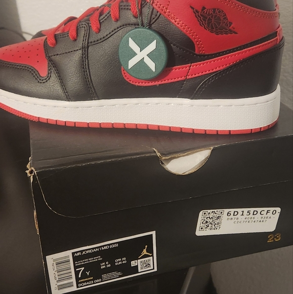 Jordan | Shoes | Air Jordan Mid Bred Alternative Sz 7y Mens 7wmns 85 ...